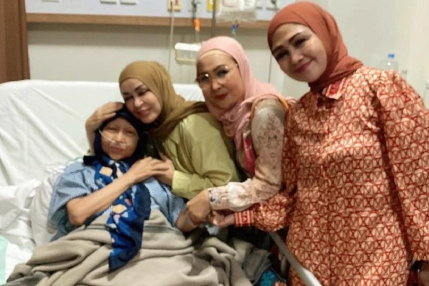 8 Potret Dina Mariana Semasa Hidup, Tinggalkan Sahabat dengan Senyum ...