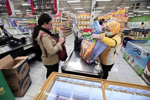 Aprindo Beberkan Strategi Menghadang Badai PHK, Begini Caranya - Ruang ...