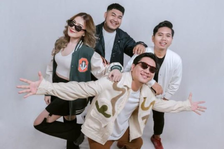 Lagu Batas Senja yang Merangkum Luka Cinta Anak Muda, Download Gratis ...