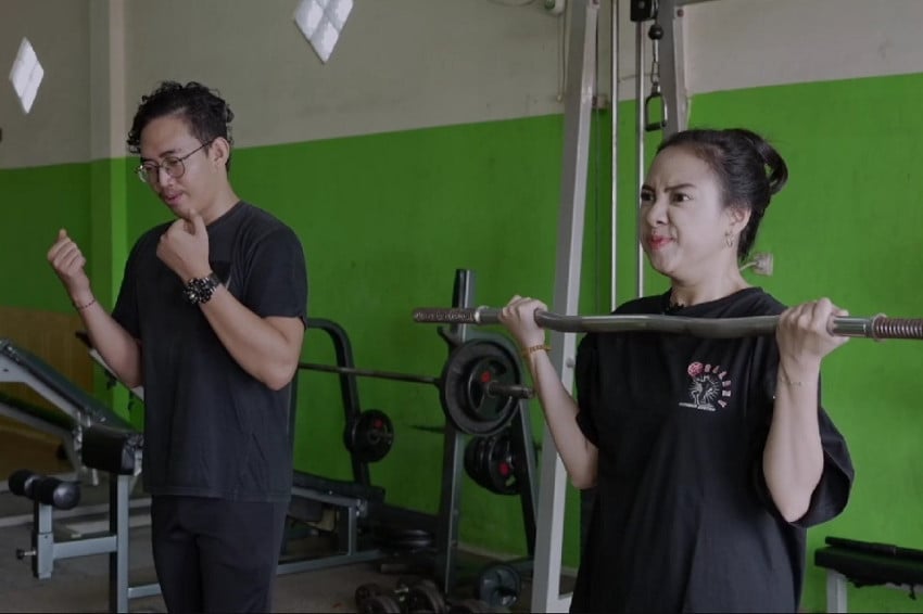 Azia Riza Ngaku Suka Olahraga, Tapi yang Dimainin Catur? - Ruang Bibir