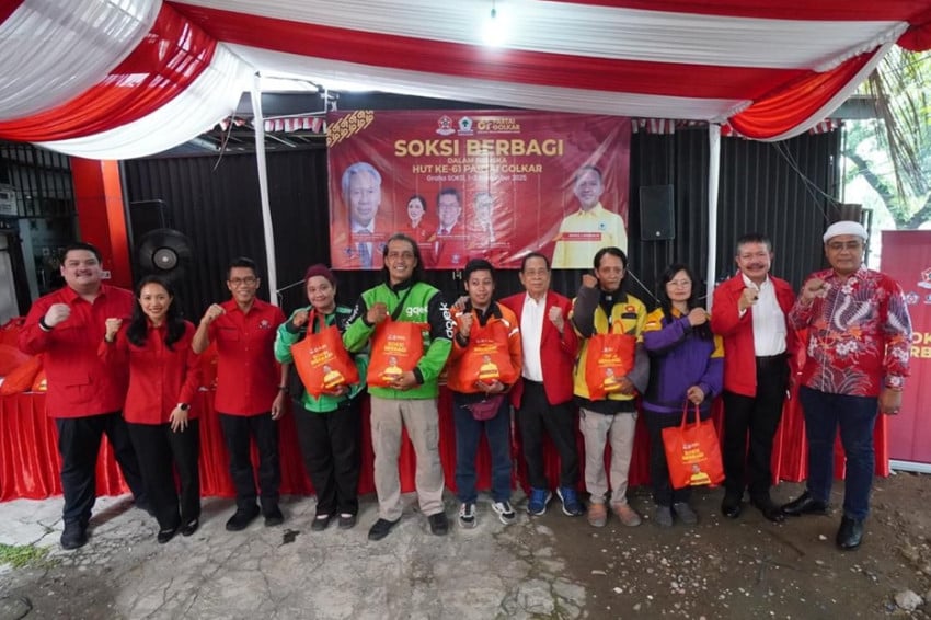 Rayakan HUT ke-61 Golkar, SOKSI Bagikan Ribuan Sembako untuk Driver ...